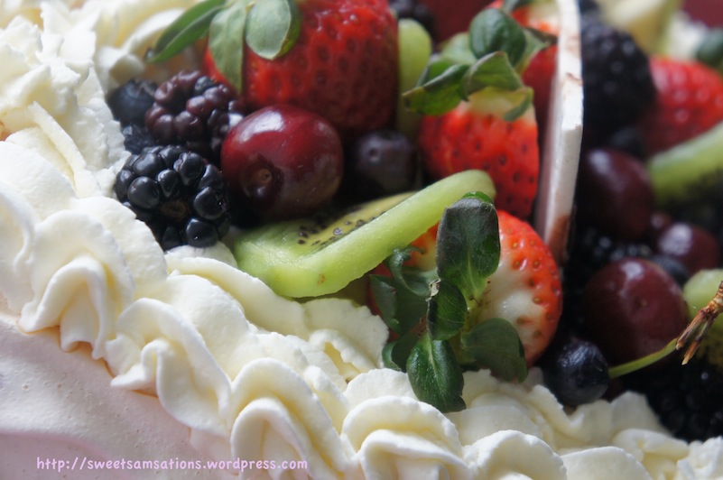Valentine’s Pav-LOVE-a – Sweet Samsations